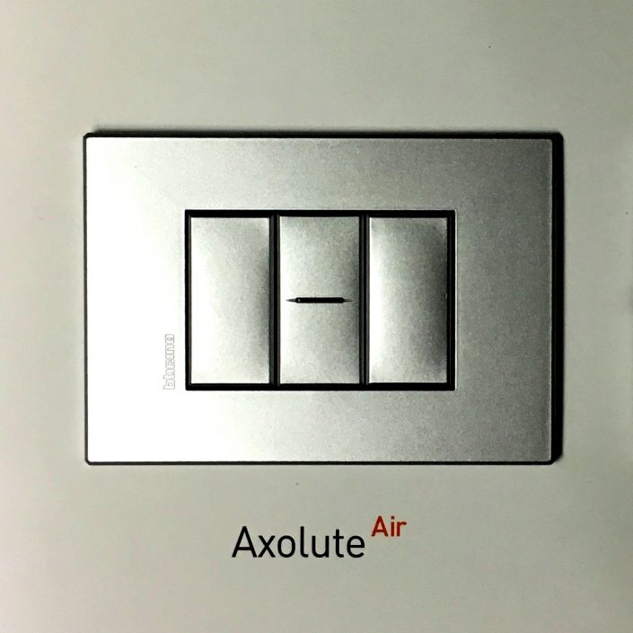Bticino Living Axolute Air HW4803HC - Placca 3 Posti Tech