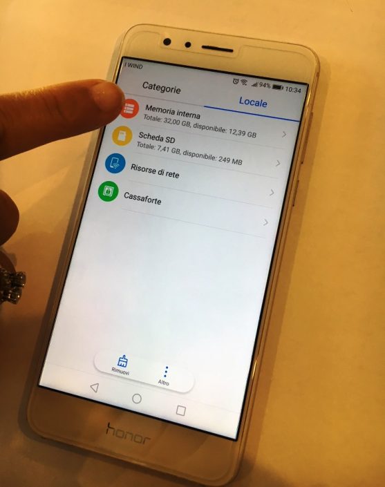 Come spostare le foto del tuo Honor su una memoria esterna